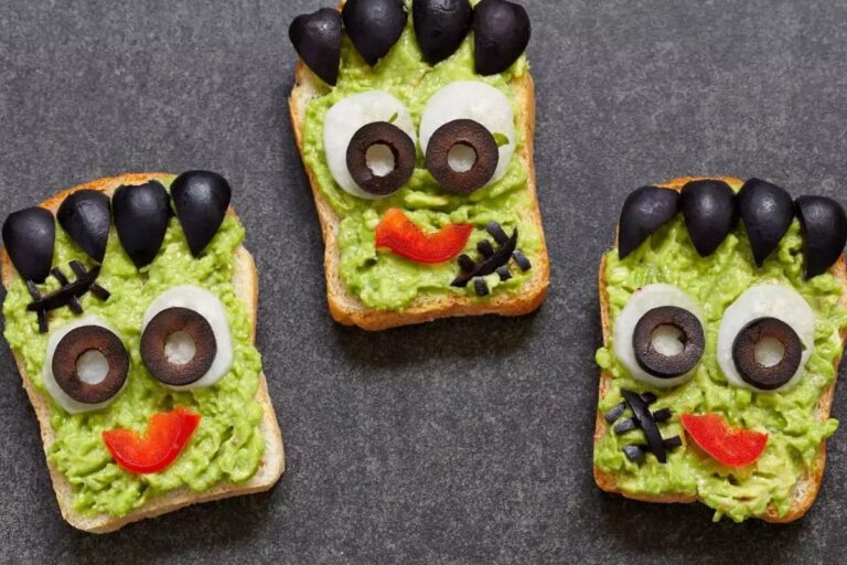 15 Easy Halloween Food Recipes For Kids To Make (& Devour!)