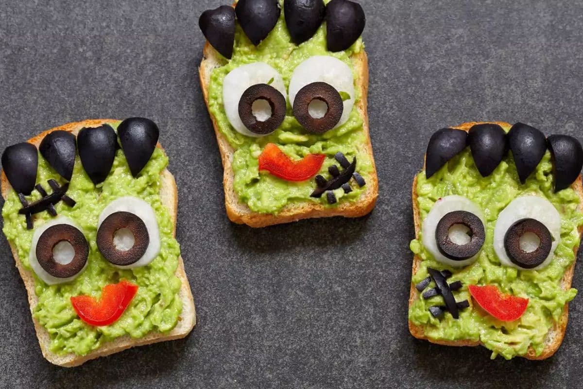 15 Easy Halloween Food Recipes For Kids To Make (& Devour!)