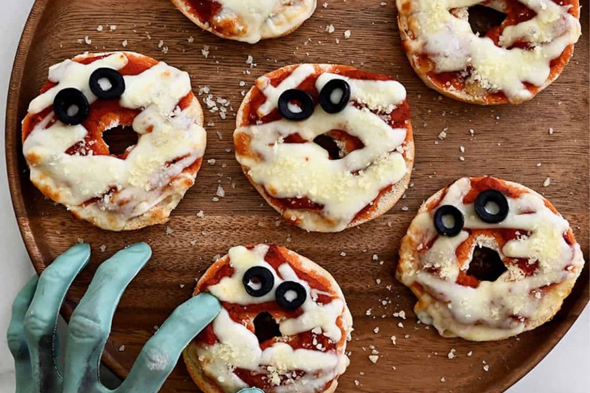 15 Easy Halloween Food Recipes For Kids To Make (& Devour!)